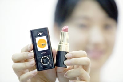 KTFT, 립스틱 크기 슬라이드폰 낸다 - 머니투데이