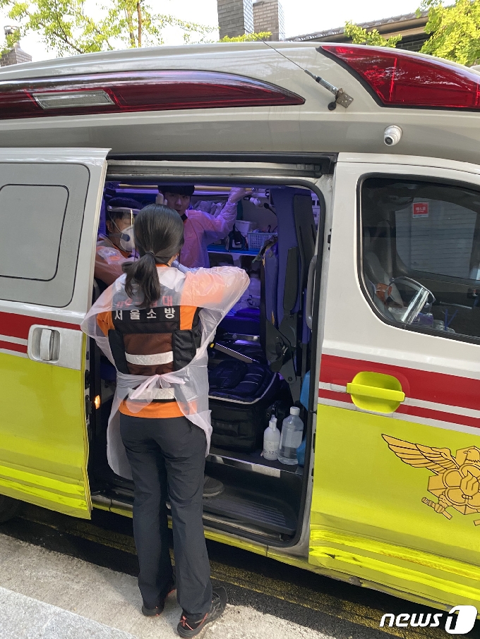[사진] 박원순 시장 실종 수색현장 투입되는 119 구급대 - 머니투데이