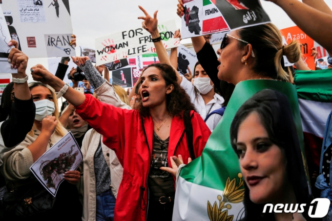 독재자에게 죽음을…시위 뒤 숨겨진 경제난·세속화 열망 - 머니투데이