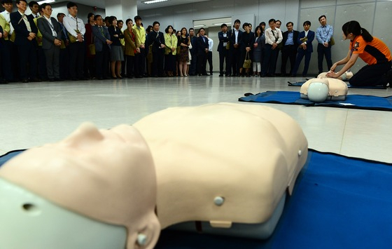 이태원 압사사고…추가 피해 막은 심폐소생술(CPR) - 머니투데이