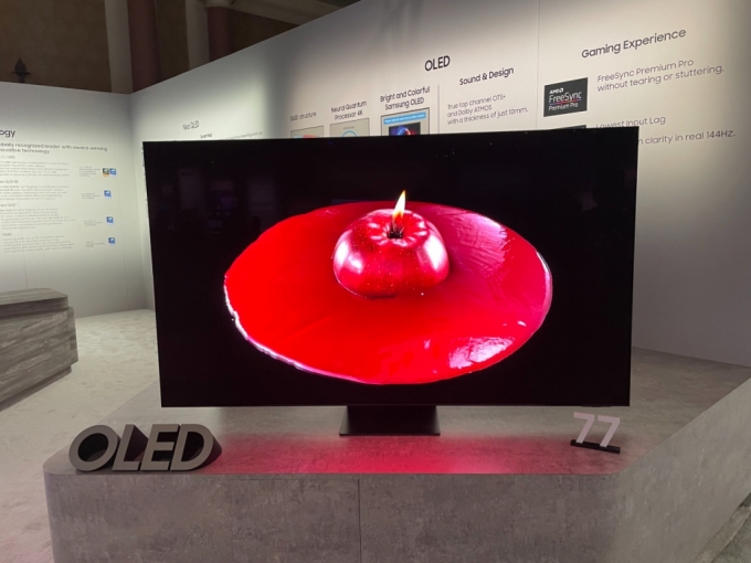 77형 출시…LG 주도 OLED 판에 삼성도 라인업 늘린다 - 머니투데이