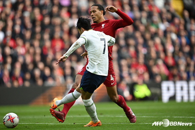 손흥민 EPL 7시즌 10골+1도움 활약에도... 토트넘 리버풀에 3-4 패배, 추가시간 결승골 헌납 - 머니투데이