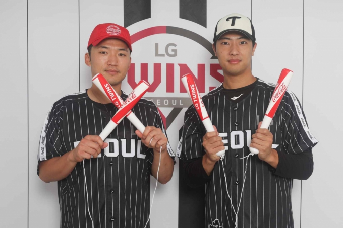 LG 트윈스, SSG와 잠실 홈 3연전 코카-콜라 스페셜 유니폼 착용... 썸머 크리스마스 이벤트 연다 - 머니투데이