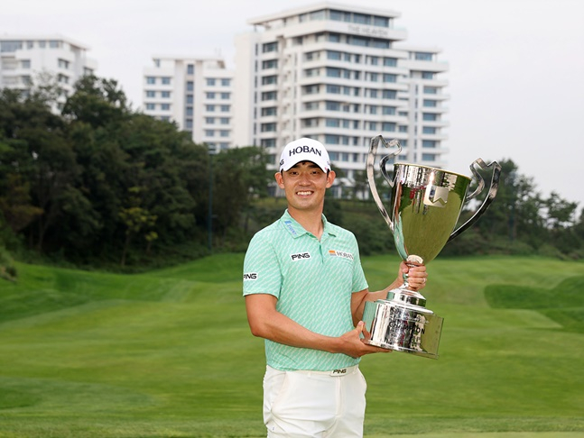 '이글→OB위기→우승' 골프 神이 도왔다, 김비오 "목표는 PGA 콘페리투어 도전이 목표" [KPGA] - 머니투데이