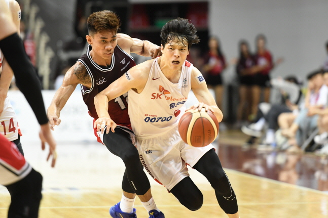 'KBL MVP' 김선형 VS NBA 출신 린, '꿈의 매치업' 성사... 10월 11일 EASL 개막 - 머니투데이