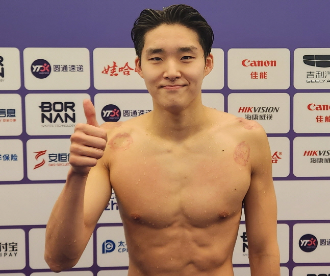 '또 1위' 김우민 "AG 3관왕? 부담보단 도전 정신으로!" 자유형 400m 결승행 [항저우 현장인터뷰] - 머니투데이