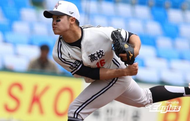 '고교 최대어' 156㎞ 정우주, KBO 남는다! "한국에서 뛰고 ML 진출, 역사에 남을 구속이 목표" [대전 현장] - 머니투데이