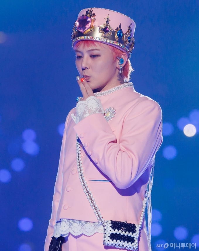 "지디의 축복이 끝이 없네"…마마 이어 8년 만에 '가요대전' 출격 - 머니투데이