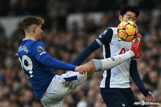 "손흥민 평점 3, 최소 한 골은 넣었어야" 英 잔인한 혹평 '예전 SON 아니야'... '토트넘 역사' 쓰고도 좌절 - 머니투데이