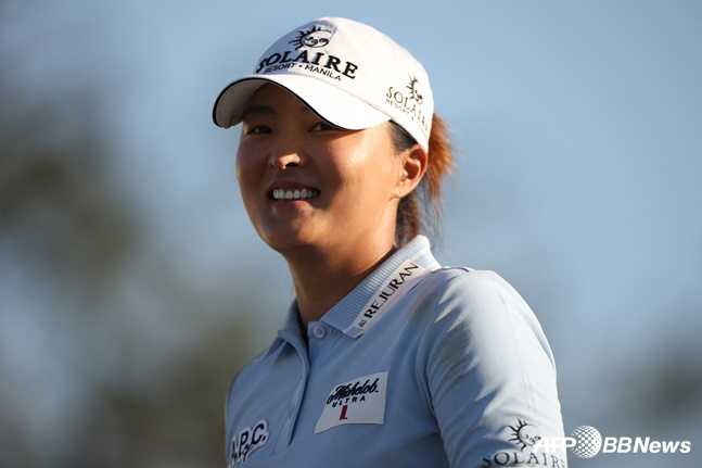 '보기는 잊었다' 고진영, 3R 5언더파 '1타 차 단독 2위'... 2024년 무관 악몽 지운다 [LPGA] - 머니투데이