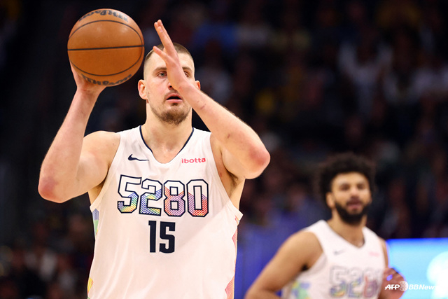 '요키치 실화냐' NBA 역사상 최초 '30점·20R·20AS' 트리플더블 작렬... MVP 보인다 - 머니투데이