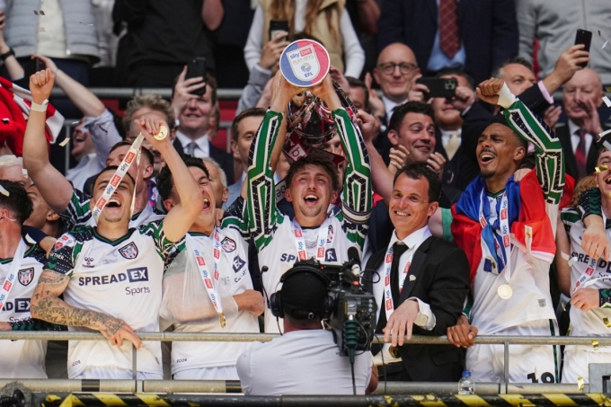 EPL 승격 효과 '무려 4000억원'... 3부까지 추락했던 선덜랜드, 9시즌 만에 컴백 - 머니투데이