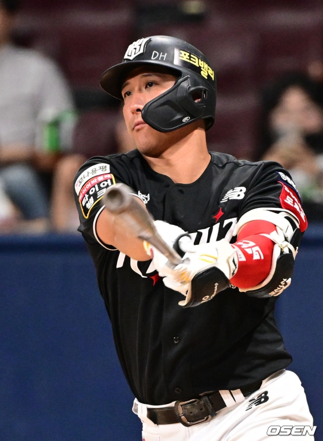 황재균이 '한화 레전드' 김태균을 추월하다니!→'KBO 44년 역사' 통산 안타 7위 등극 - 머니투데이