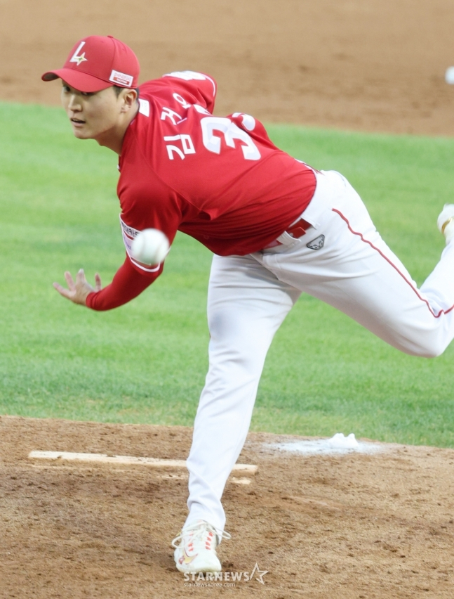 '1위답지 않았다' LG, SSG에 2-6 완패... 10출루 2득점 빈공에 황당 수비까지 '이길 수가 없네' [잠실 현장리뷰] - 머니투데이