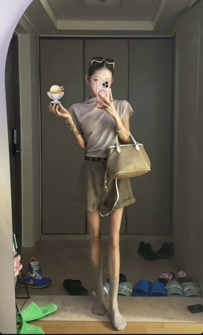 “170cm・41kg”チェ・ジュニ、華奢ボディを公開…極細シルエットで話題 | アーティスト | K-HALLYUNEWS