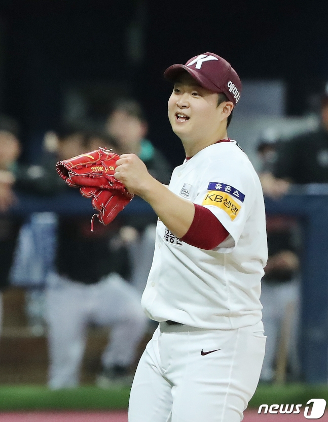 생일날 '팀 PO 진출+첫 PS 세이브' 겹경사... 김재웅 "꼭 이기고 싶었다" [준PO5] - 머니투데이