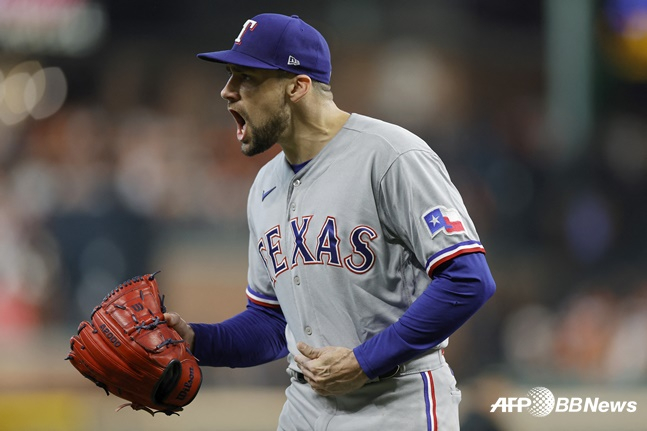 '7연승' 텍사스 폼 미쳤다! 12년 기다린 WS까지 단 2승, '이볼디 9K+타선 1회 4득점'... 천적 휴스턴도 쩔쩔 [MLB ALCS] - 머니투데이
