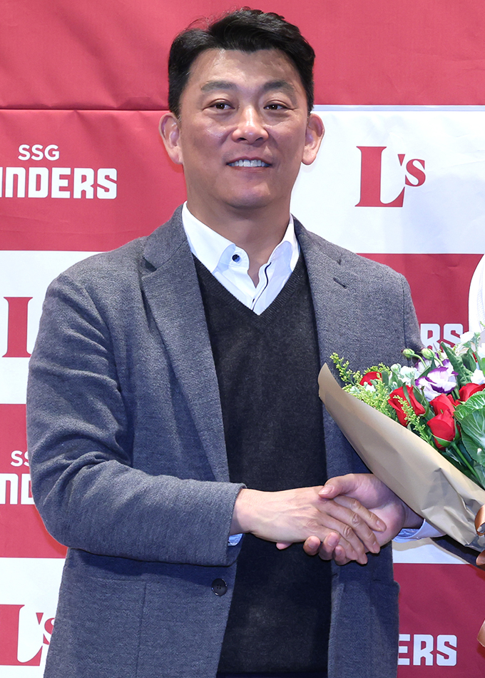 김강민 이적 책임…SSG 김성용 단장, R&D센터장 보직 이동 - 머니투데이