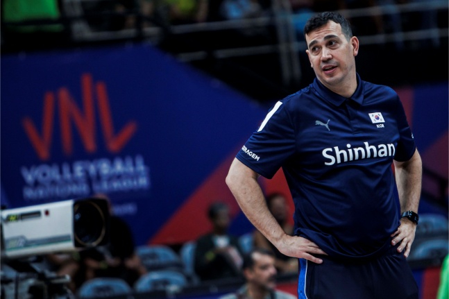 'VNL 28연패' 여자배구 대표팀, 세트당 20점도 못 냈다... 중국에 0-3 완패 - 머니투데이