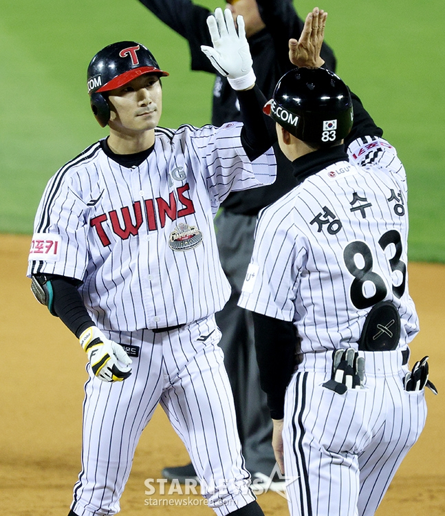 LG, 운명의 준PO1 선발 라인업 발표 'KT가 두려워하는 준족 2번 전진 배치-9번 문성주' [준PO1 현장] - 머니투데이