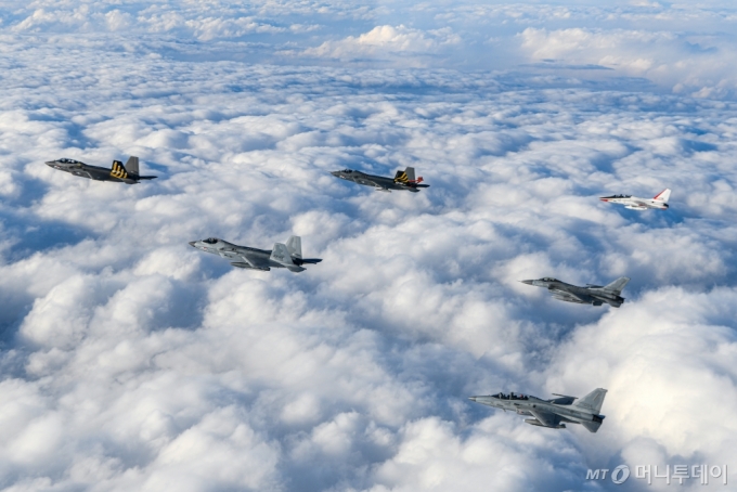 러시아 군용기, 영공 외곽 20㎞까지 위협 비행…열흘간 KADIZ 8번 진입 - 머니투데이