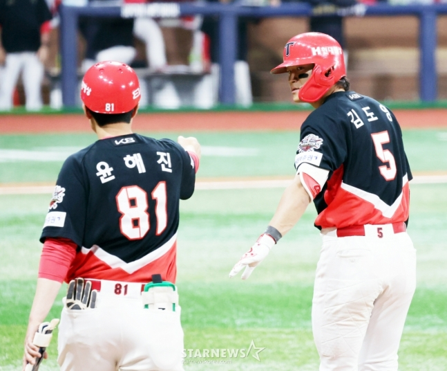 '단 3안타' KIA가 '9안타' SSG를 제압했다... 희생타만 4개로 '5-4 승' 빛바랜 최정 499호 홈런 [인천 현장리뷰] - 머니투데이