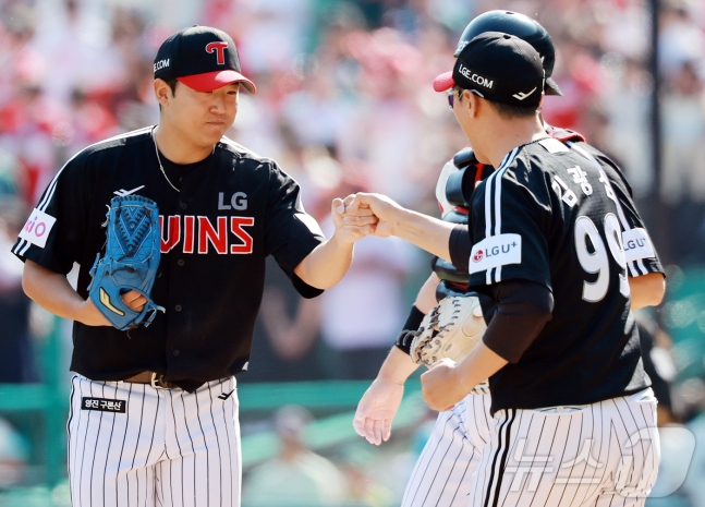 '송승기 6⅔이닝 9K 완벽투+홈런 3방' LG, SSG에 위닝시리즈→'절대 1강' 다시 향한다 [인천 현장리뷰] - 머니투데이