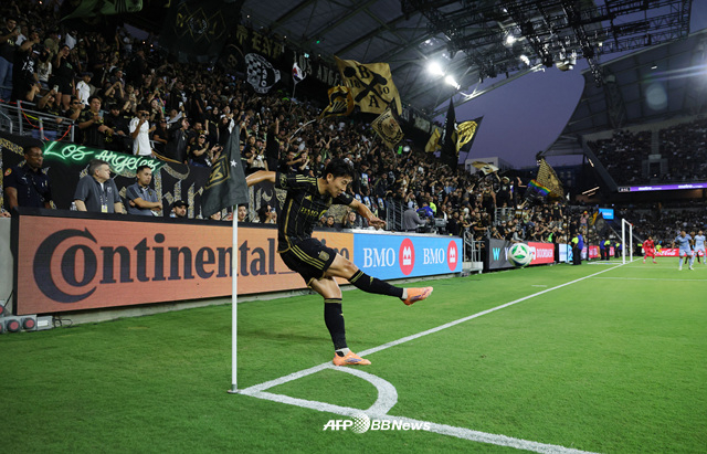 '흥부듀오' 또 폭발! 손흥민 풀타임+부앙가 결승골→작정하고 내려앉은 수비도 뚫었다... LAFC 1-0 짜릿승 - 머니투데이