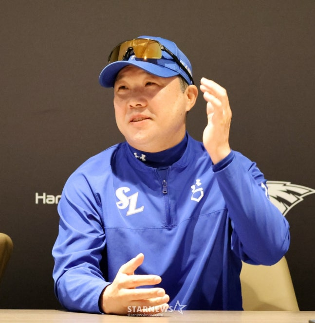 'KS ⅓이닝 4실점' 투수, 박진만 감독은 모르는 사람이다 "최원태는 PS 사나이... 완벽에 가까웠다" 찬사 [PO2 현장인터뷰] - 머니투데이