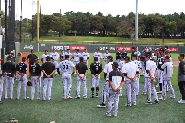 '결국 KS 밀렸다' 3주 기다린 LG, 그래도 웃는다... 26일 1차전 개최 [KBO 포스트시즌] - 머니투데이