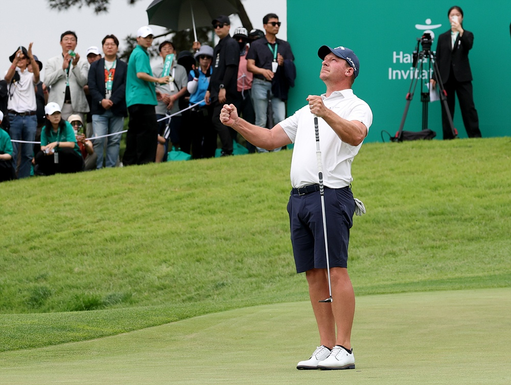 43세 남아공 골퍼, 日 27세 사카모토 꺾고 KPGA 첫 승! 불혹에도 포기를 모른다 "55세까지 10승 하고 싶다" - 머니투데이