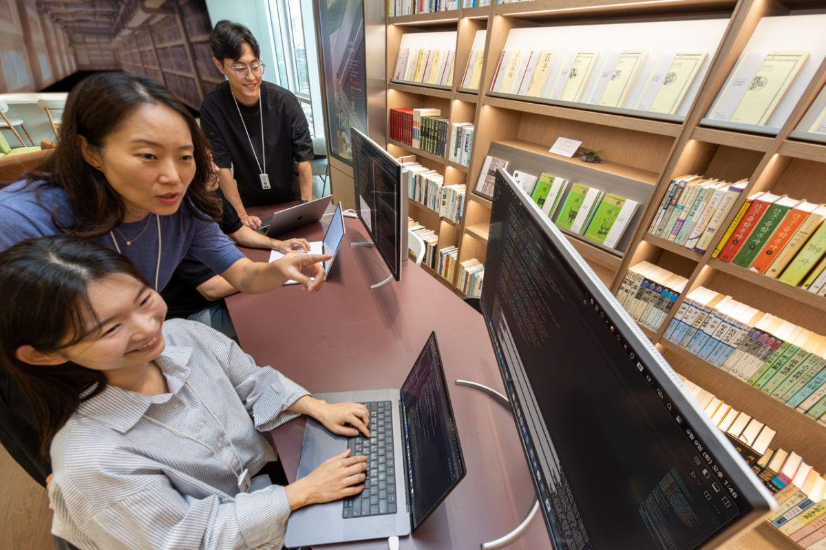 KT-MS 협업한 'SOTA K' 출격…"GPT보다 한국어 능력↑" - 머니투데이