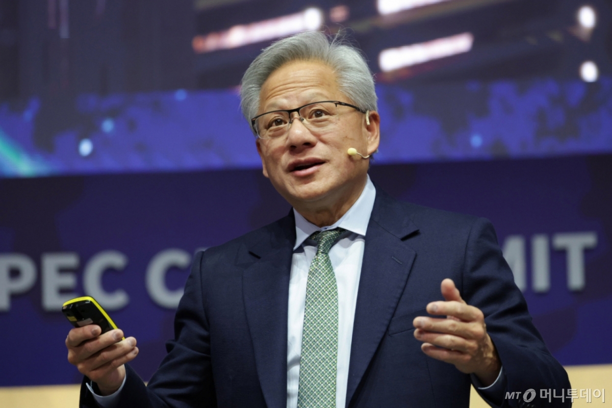 젠슨 황 "삼성전자·SK하이닉스와 'HBM97'까지 파트너십 이어갈 것" - 머니투데이