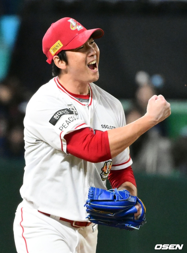 '땅볼에 땅 치고 삼진에 포효했다' 승리 향한 34세 베테랑 집념, 24세 국대 포수 한 방에 무너졌다 [준PO2] - 머니투데이