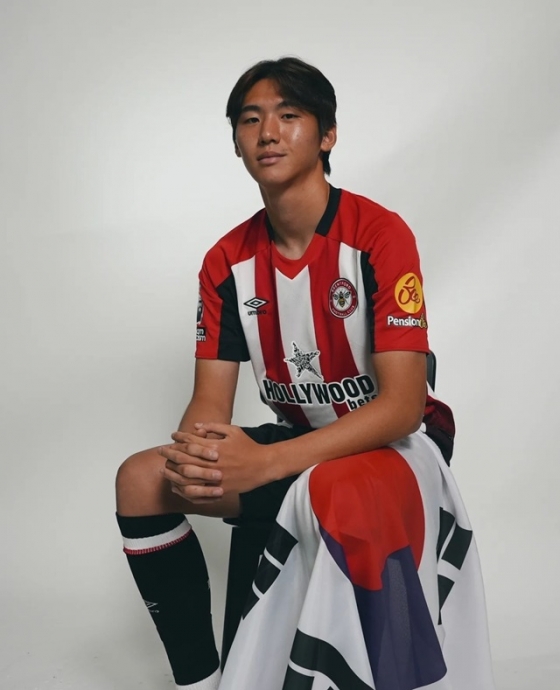 EPL에 KIM 뜬다! '04년생 초신성' 김지수, 英 데뷔 가능성도 충분해... 유럽 뒤흔들 KIM 또 등장할까 - 머니투데이