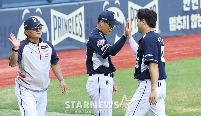 'DH1 승리' 이승엽 감독 "주장의 존재감 확인한 하루였다, 데뷔 첫 30홈런-100타점 축하" [잠실 현장] - 머니투데이