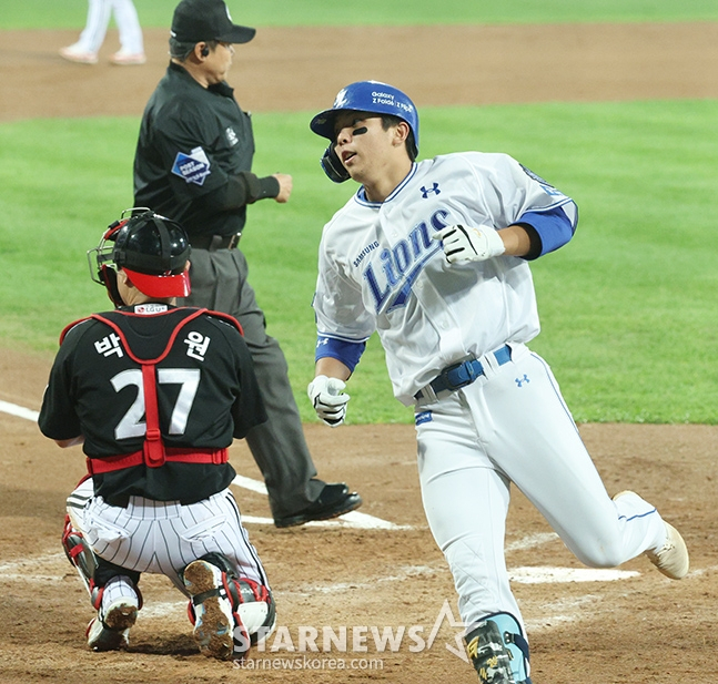 '천적도 삼켰다' 가을에도 김영웅! '첫 PS에 2G 연속 홈런'이라니... '7타수 무안타→타순 조정'도 못 막았다 [PO2 현장] - 머니투데이