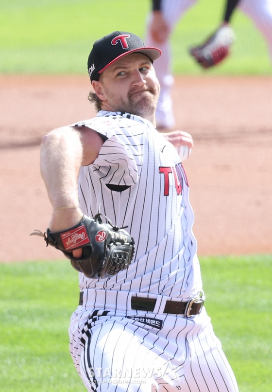 '대구로 가자!' LG, 벼랑 끝 운명의 PO4 라인업 발표... '승리했던 3차전과 동일' [PO4 현장] - 머니투데이