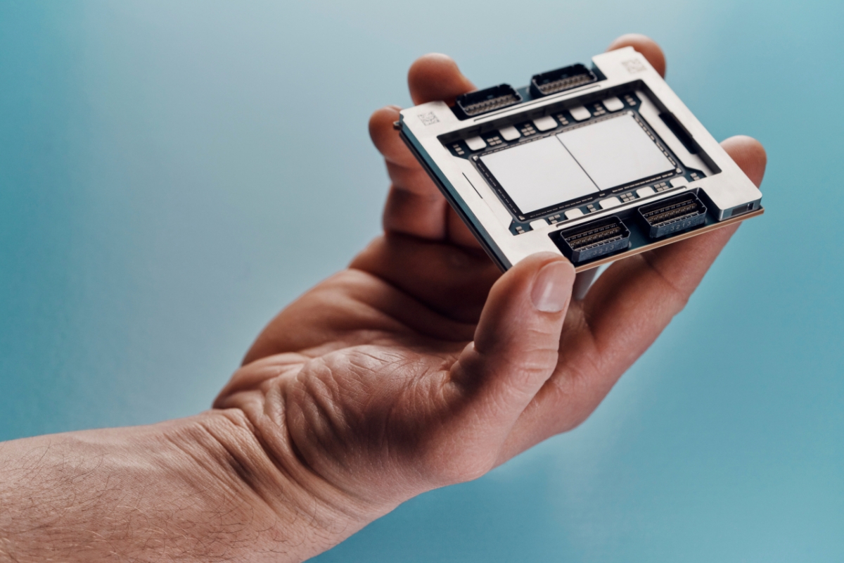 "HW·SW·시스템 전반에 AI 탑재"... 차세대 메인프레임 IBM z17 공개 - 머니투데이