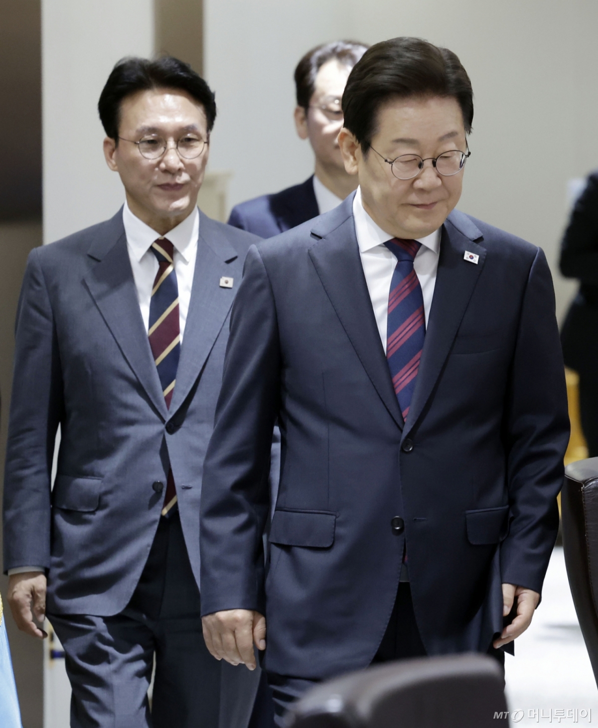 "APEC 잘챙겨 달라" "그렇지 않아도 경주로"...이재명-김민석 SNS 소통 - 머니투데이