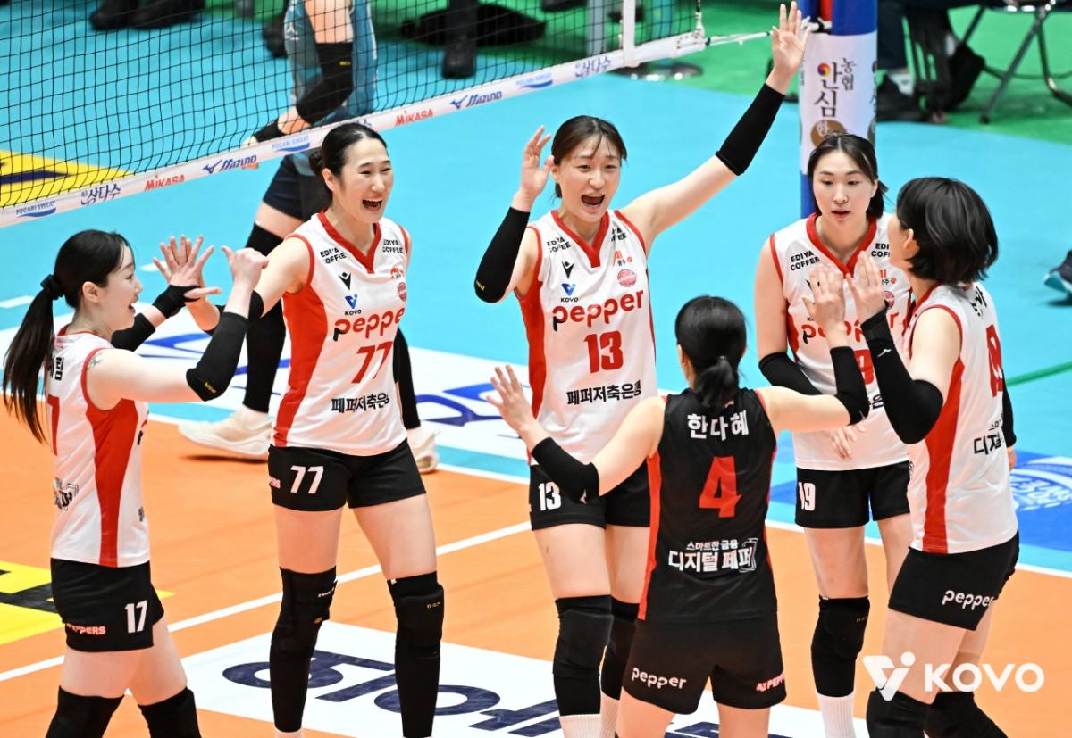 '권민지 15점' GS칼텍스, 풀세트 접전 끝 페퍼저축은행에 3-2 진땀승 [여수 현장리뷰] - 머니투데이