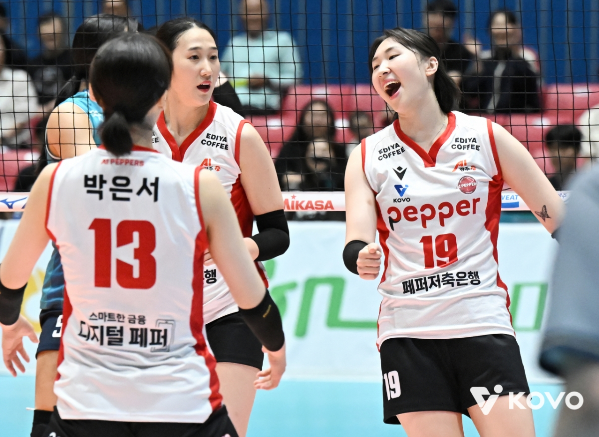 '권민지 15점' GS칼텍스, 풀세트 접전 끝 페퍼저축은행에 3-2 진땀승 [여수 현장리뷰] - 머니투데이