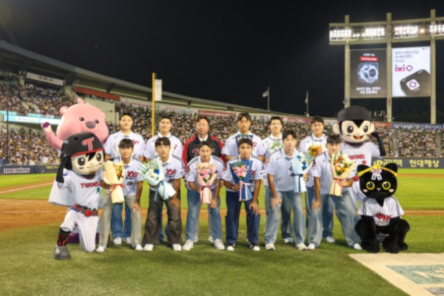 [공식발표] '1R급 두 명 건진' LG, 2026 신인 계약 완료! 1R 양우진 2억 5000만 원-3R 우명현 9000만 원 - 머니투데이