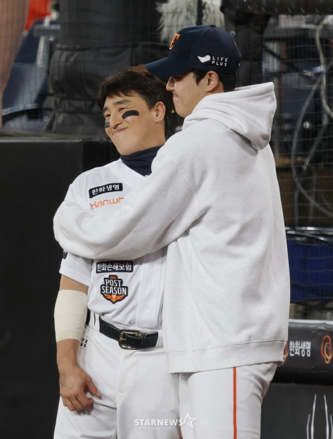 "LG에 갚아주고 싶었다" MVP 문동주, 김경문-손아섭도 경계한 최강팀과 만남 '왜' 반겼나 [PO5 현장인터뷰] - 머니투데이