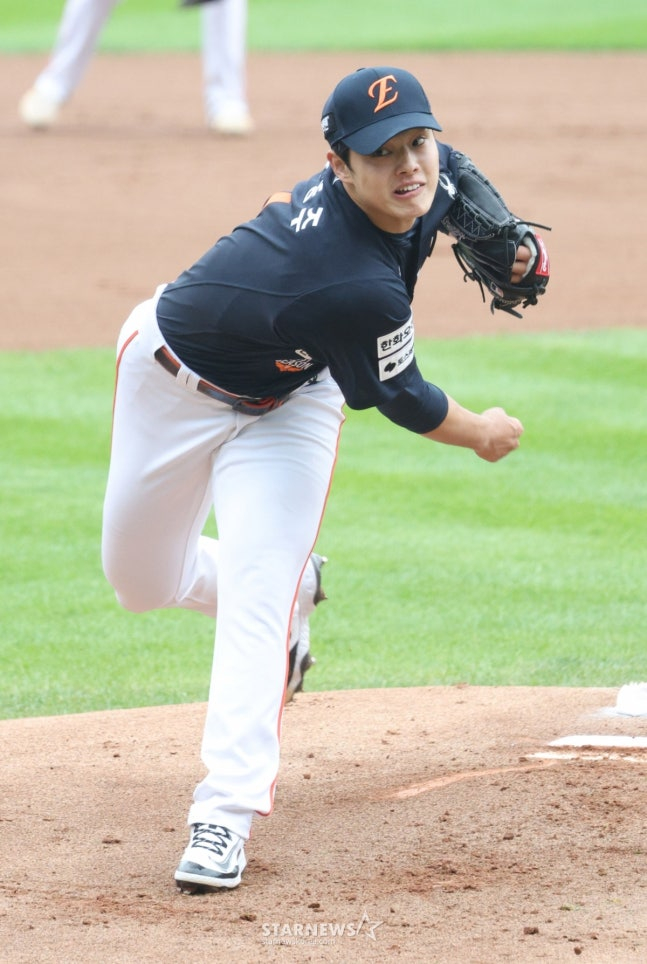 'PO MVP' 한화 살린 문동주, '무너진 불펜' 딛고 다시 '게임 체인저'가 될까 [KS5 현장] - 머니투데이