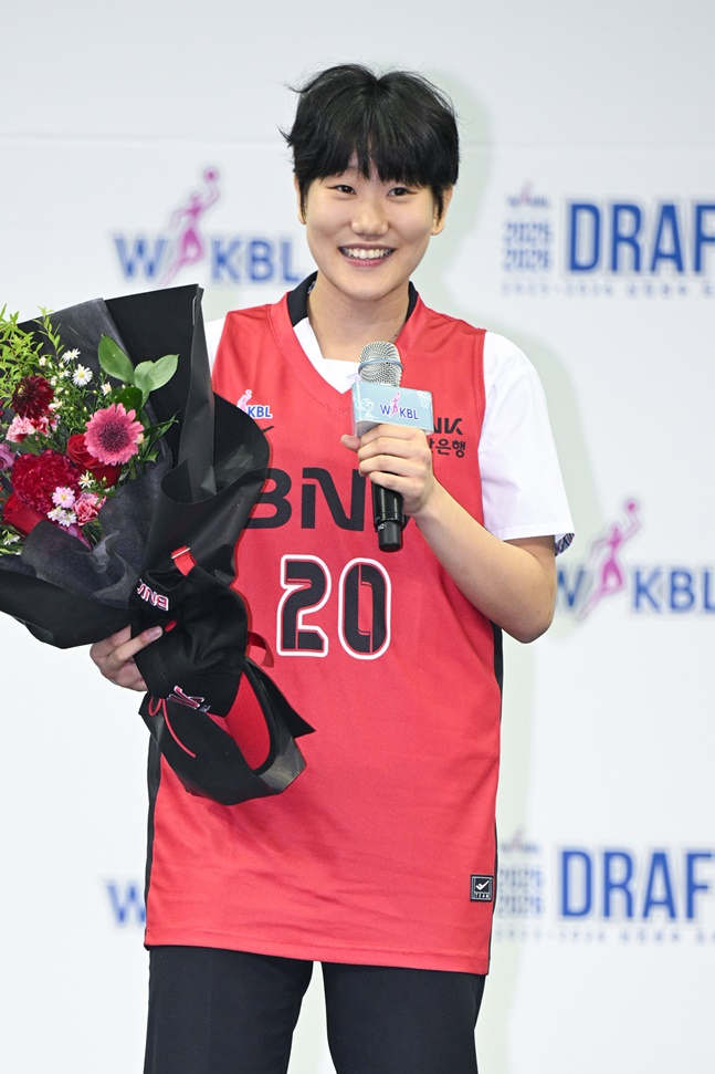 "어리버리한 게 없다" BNK 18세 루키가 이런 평가 받다니... "감독님 안목 굿" 당찬 소감 증명하나 - 머니투데이