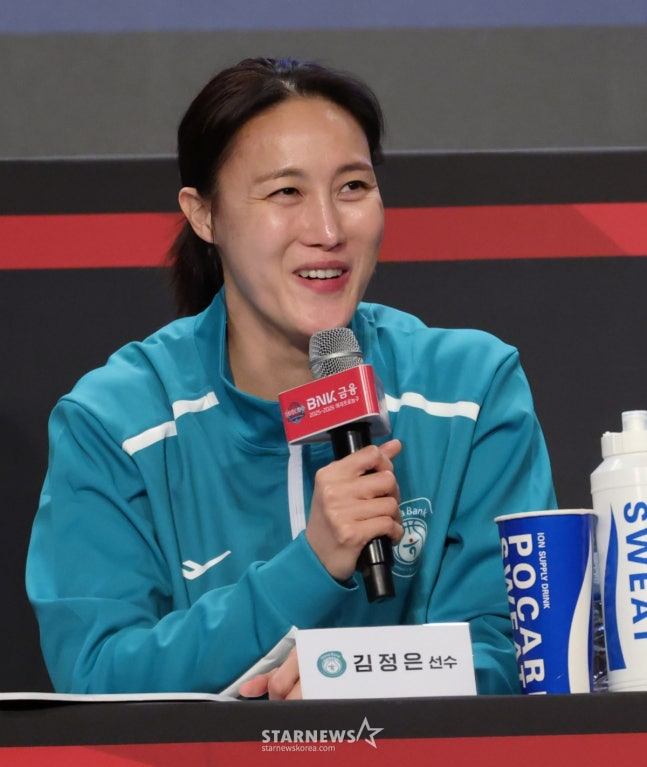 'WKBL 복귀' 박지수, 38세 김정은 앞에서 '충격' 발언 "20대 후반이라 부상이 가장 큰 적" - 머니투데이
