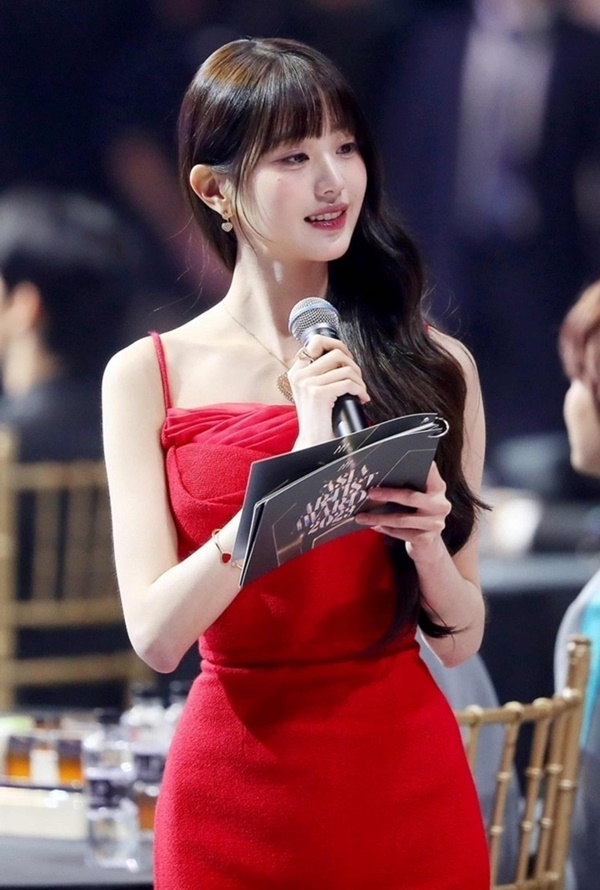 아이브 장원영, '10주년 AAA 2025' MC 출격...5년 연속 '믿보' MC 기대 포인트 - 머니투데이