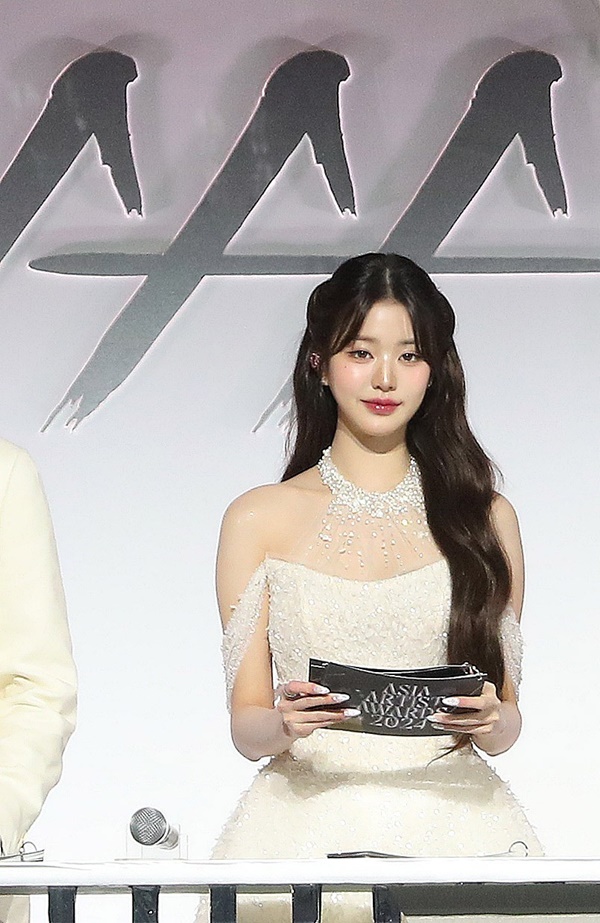 아이브 장원영, '10주년 AAA 2025' MC 출격...5년 연속 '믿보' MC 기대 포인트 - 머니투데이