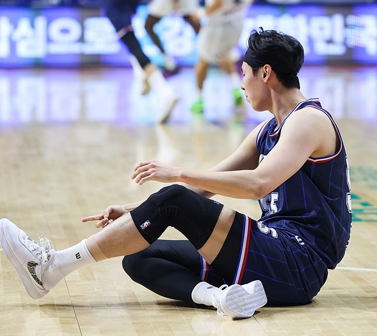 KCC '완전한' 완전체는 아직인가, 사령탑도 한숨 "비시즌 연습경기 같다, 짜임새도 조직력도 없어" [부산 현장] - 머니투데이